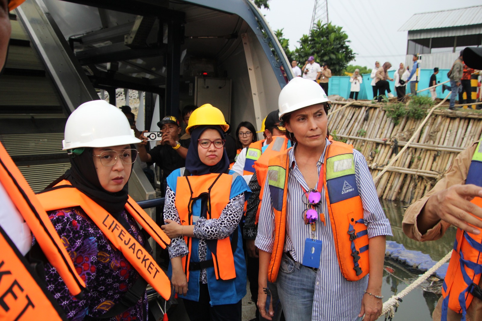 PLN Indonesia Power UBP Lontar Dukung Pengelolaan Sampah Sungai ...